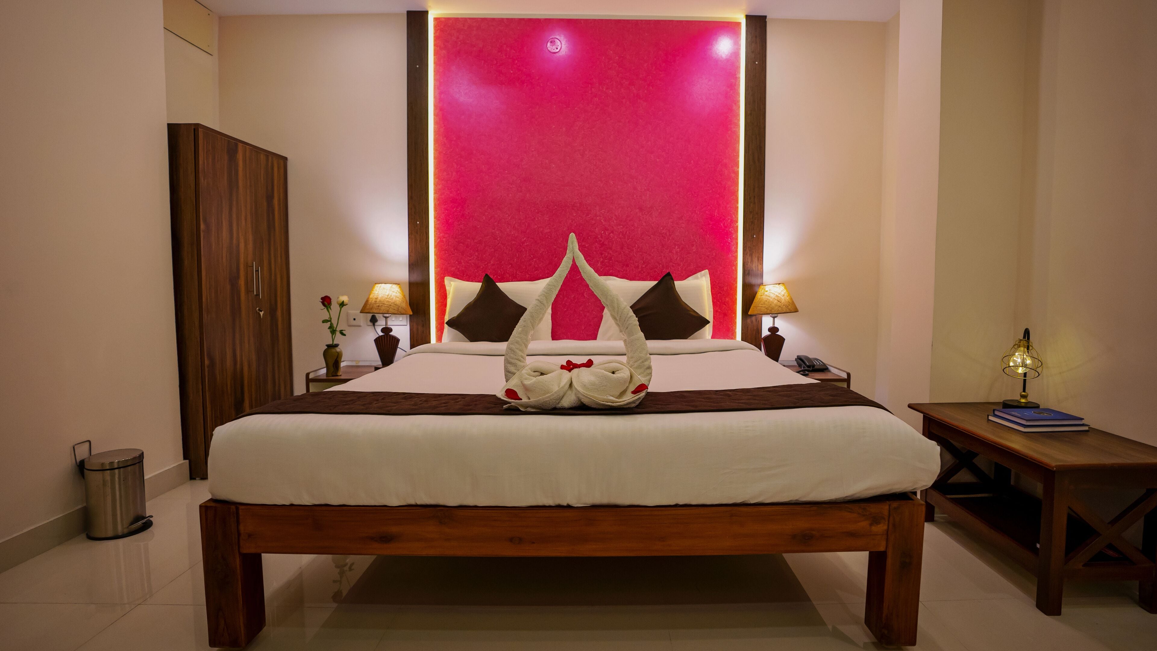 Quarto casal standard | Espaço de trabalho para notebook, camas extras/dobráveis (sobretaxa)