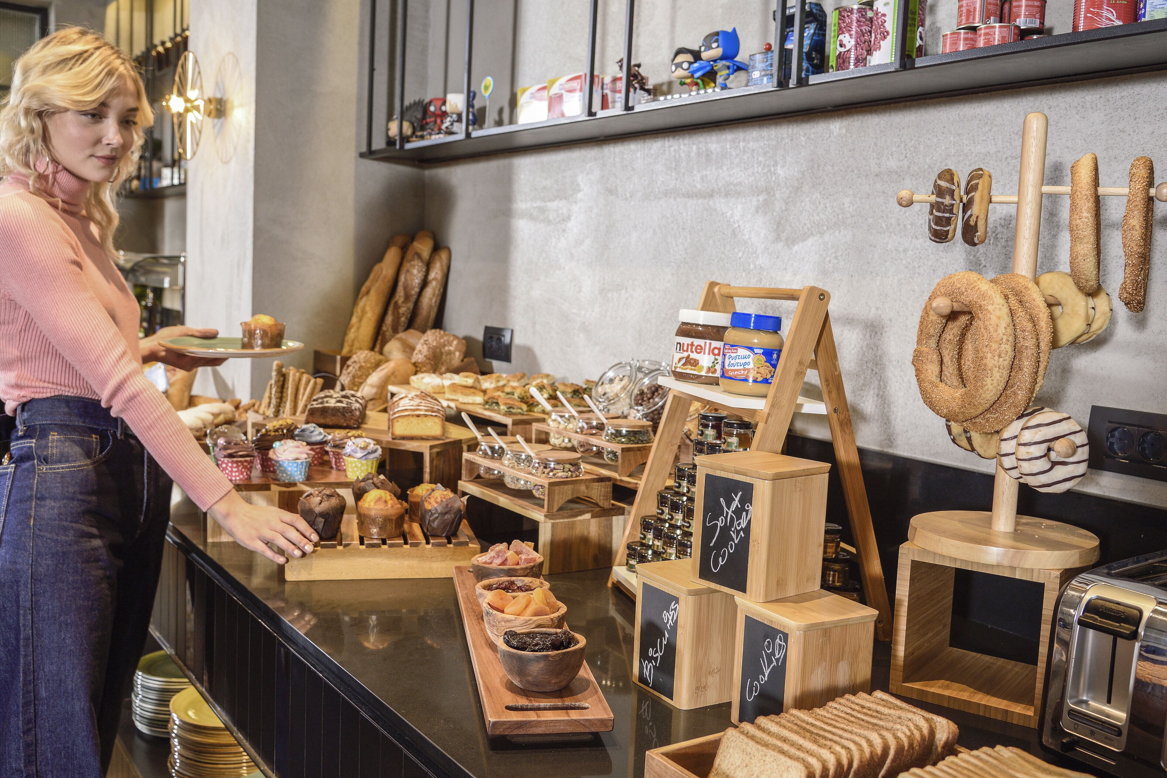 Pequeno-almoço tipo buffet aos fins de semana (20 EUR por pessoa) 