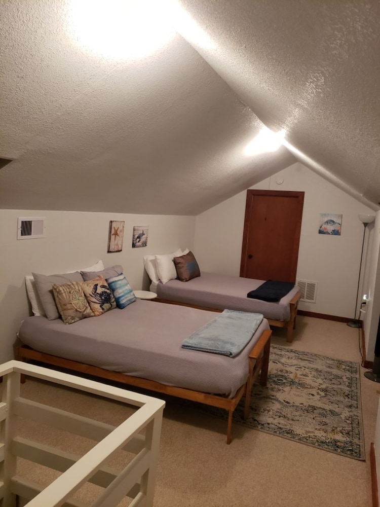 Close To The Beach & Family Friendly - 3/2 - Seawall Boulevard, TX