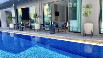 Deluxe Pool Access | Terraço/pátio interior