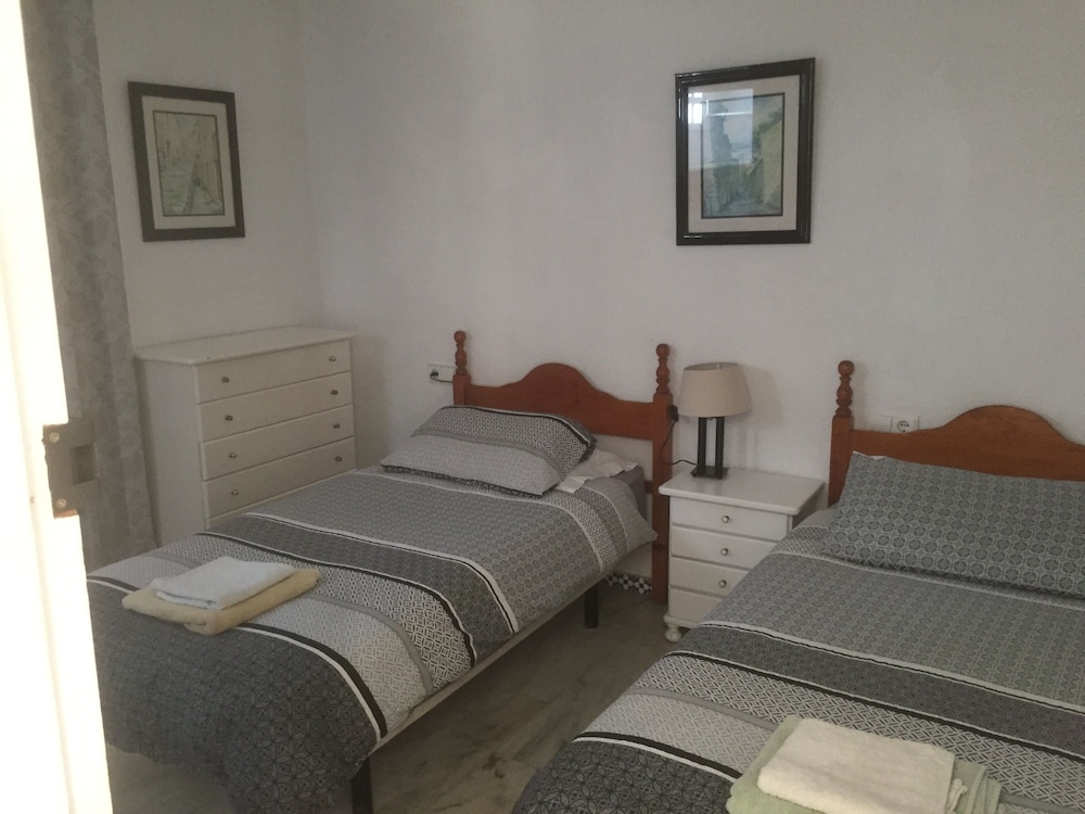Tomillo-spacious Beach-side Townhouse 2 Minutes From The Sandy Beach Fuengirola - Fuengirola