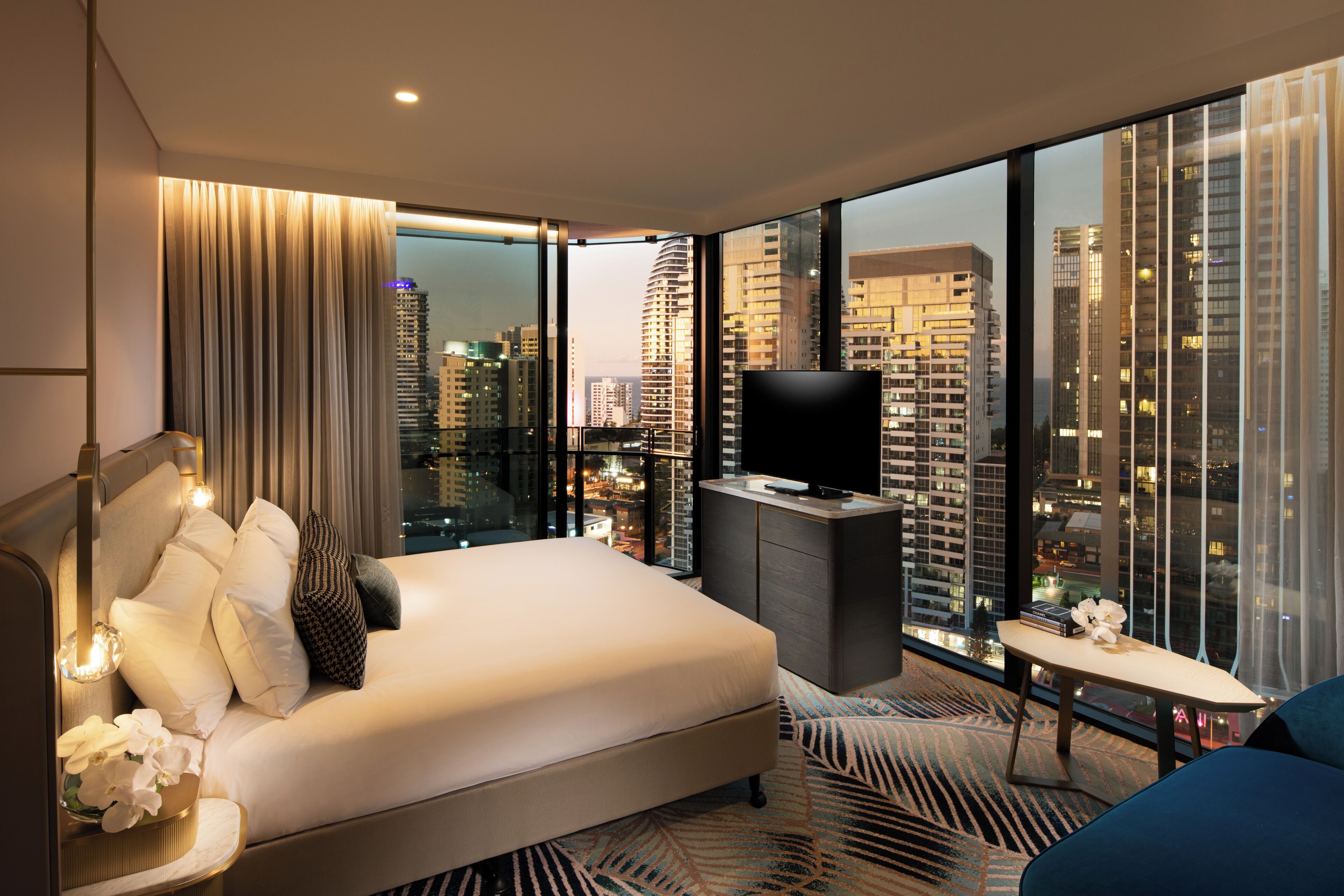 Quarto Deluxe, 1 cama king-size, varanda, Vista para a cidade | Cofre no quarto, cortinas/cortinados opacos, quartos insonorizados 