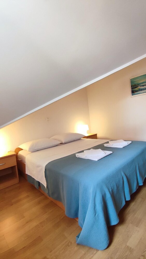 Ferienhaus Crikvenica Für 4 Personen Mit 2 Schlafzimmern - Ferienhaus - Selce