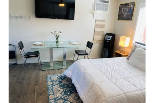 Sleek & Fully Equipped Studio - 佛森