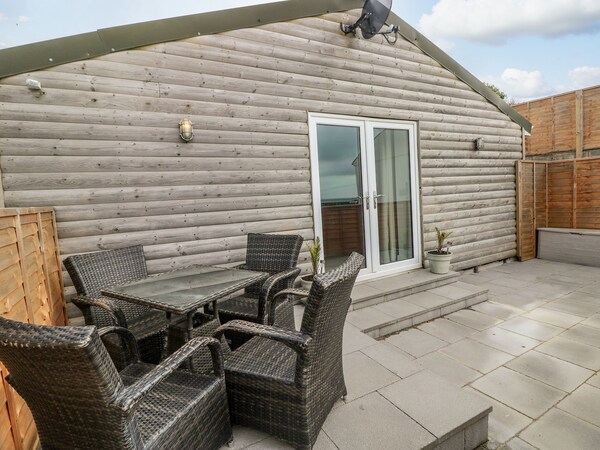 Caban Y Mor, Pet Friendly, With A Garden In Saundersfoot - Amroth
