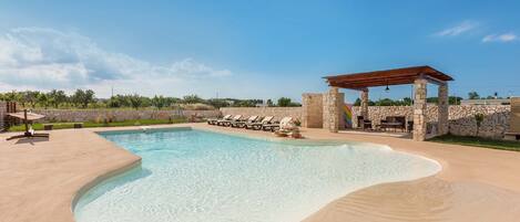 Piscina exterior sazonal