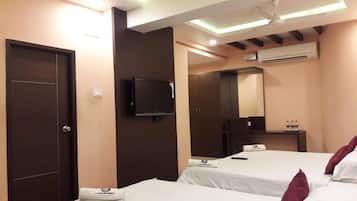 Quarto Triplo Premium | Roupa de cama fornecida