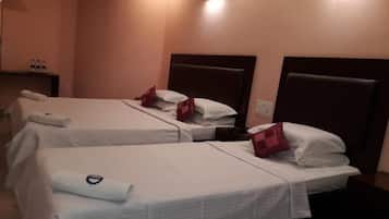 Quarto Triplo Premium | Roupa de cama fornecida