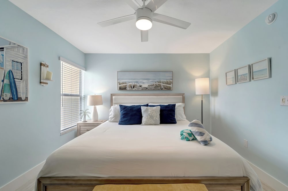 Clean, Modern And Newly Renovated Condo On Us #1 Private Siesta Key Beach - Siesta Key, FL
