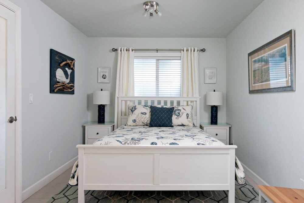 Charming Ocean-block Beach 1 Bedroom Duplex With Awesome Indoor/outdoor Living - Ventura
