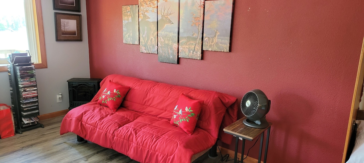 Relax On The Rock River This Spring! Book Our Cozy 1-bedroom Cabin! - Illinois