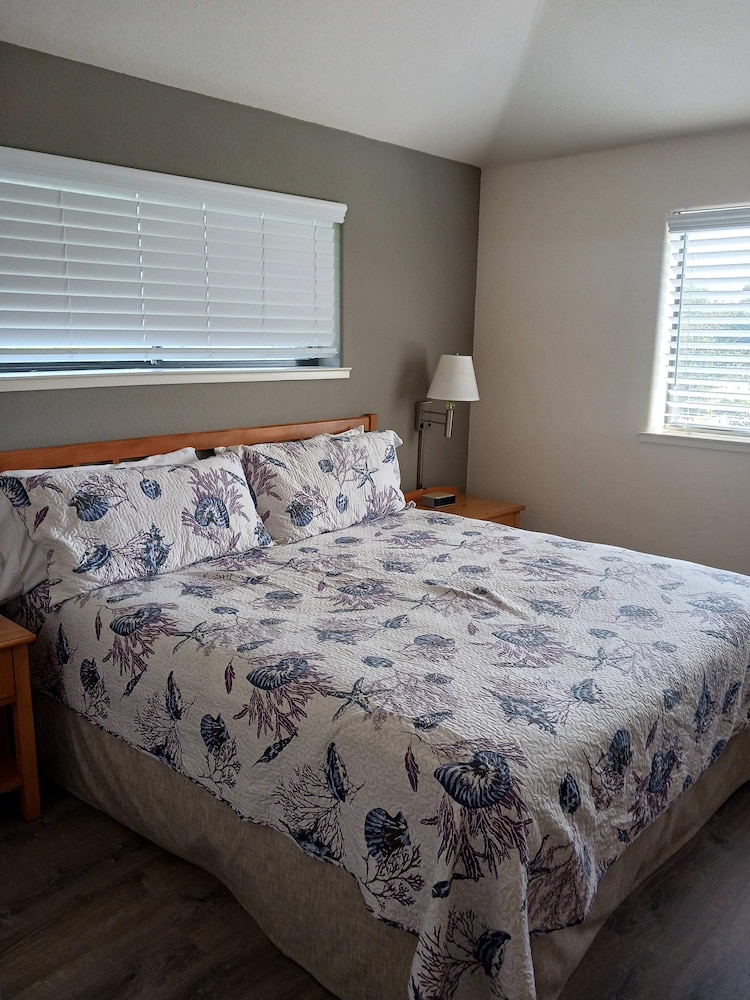 Seascape Beauty With Distant Ocean View-sleeps 8! - Aptos
