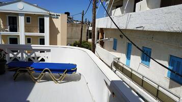 Estúdio, 1 quarto, varanda, vista para a piscina | Varanda