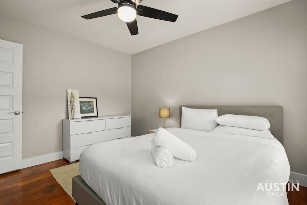 Gorgeous Home In Heart Of Zilker With Full Kitchen - Texas