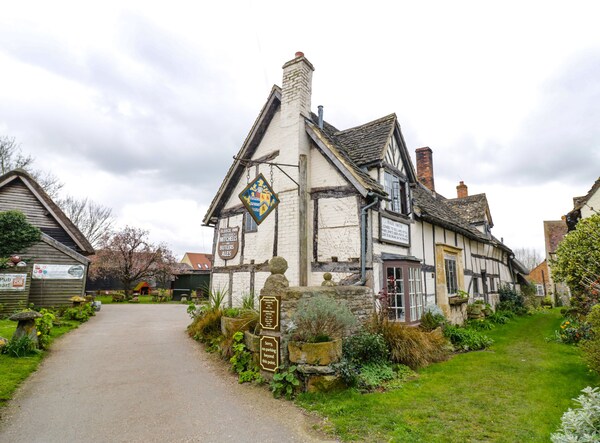 Cotswold View 4, Romantic, Character Holiday Cottage In Honeybourne - Broadway
