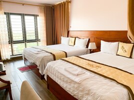 Minibar, cofre no quarto, secretária, quartos insonorizados 
