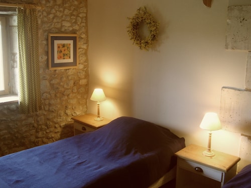 House ∙ 3 Bedrooms ∙ 6 Guests - Aubeterre-sur-Dronne