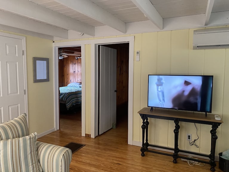 Quintessential Dewey Beach Cottage-1.5 Blocks To The Beach - Dewey Beach, DE