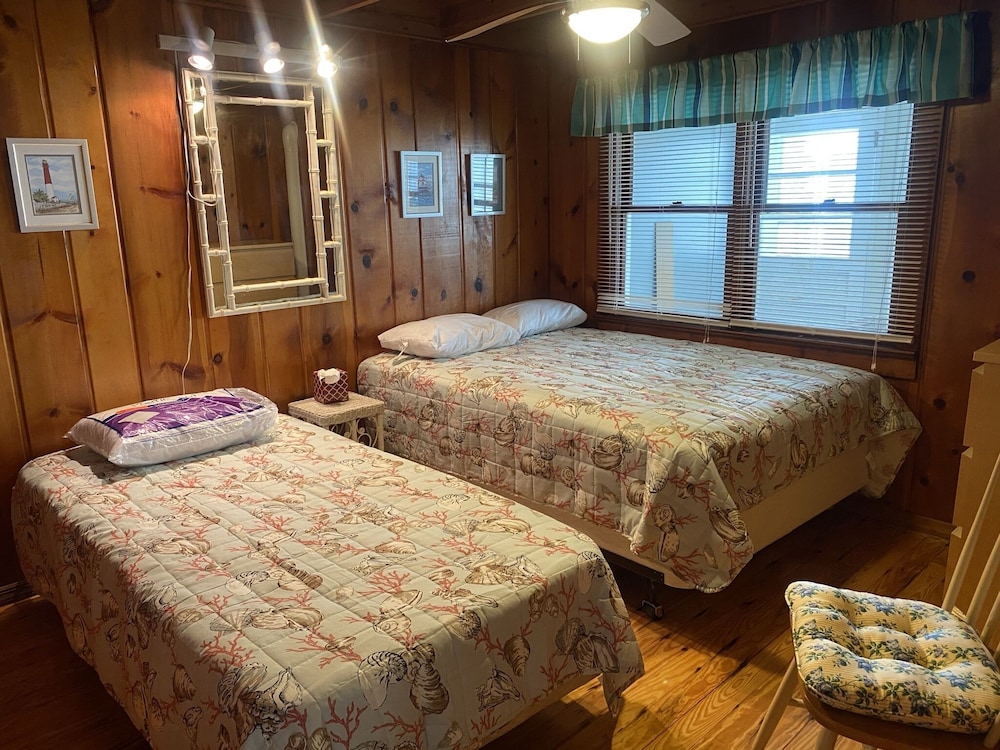 Quintessential Dewey Beach Cottage-1.5 Blocks To The Beach - Dewey Beach, DE