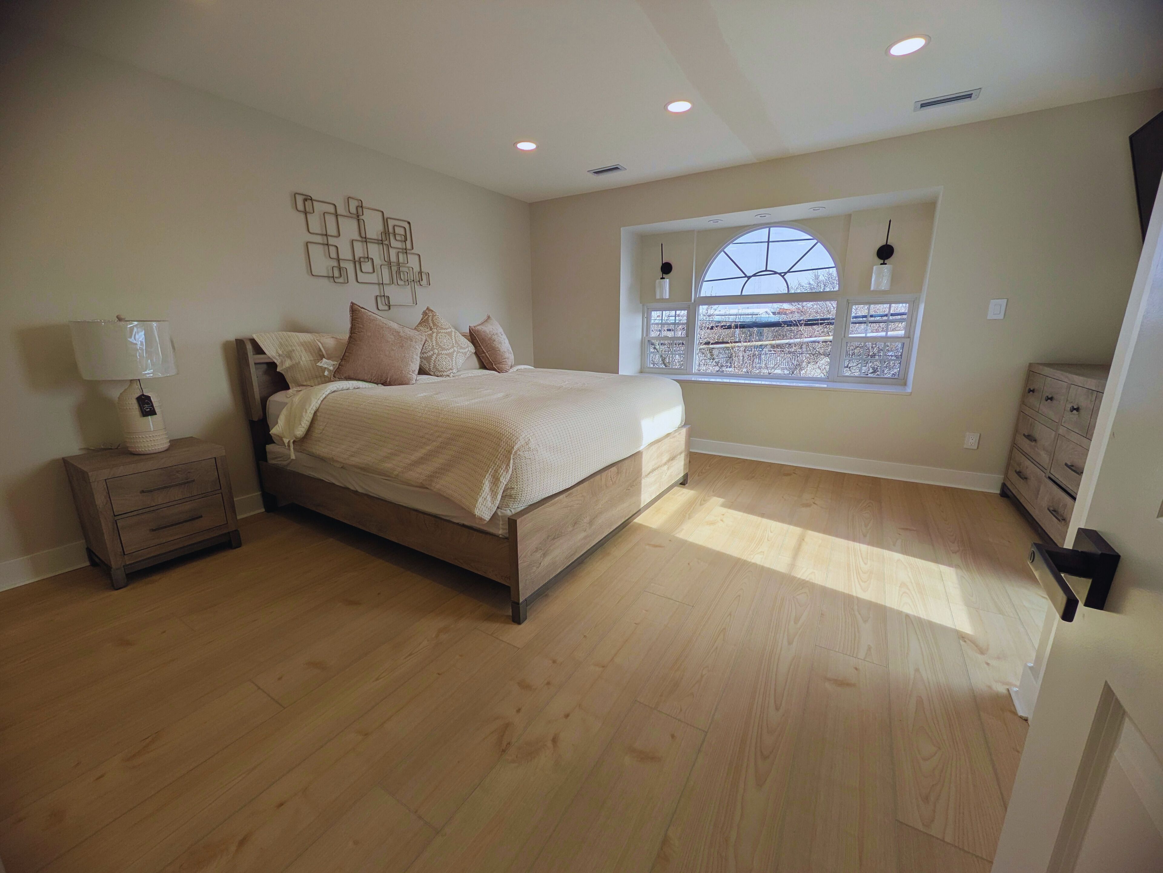 Casa família | Edredons de pluma, camas Select Comfort, cortinas blackout