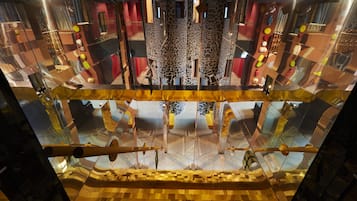 Invisible Room | Ferros/tábuas de passar roupa, Wi-Fi de cortesia, roupa de cama