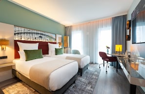 Quarto Twin Comfort | Minibar, cofre no quarto, secretária, quartos insonorizados 