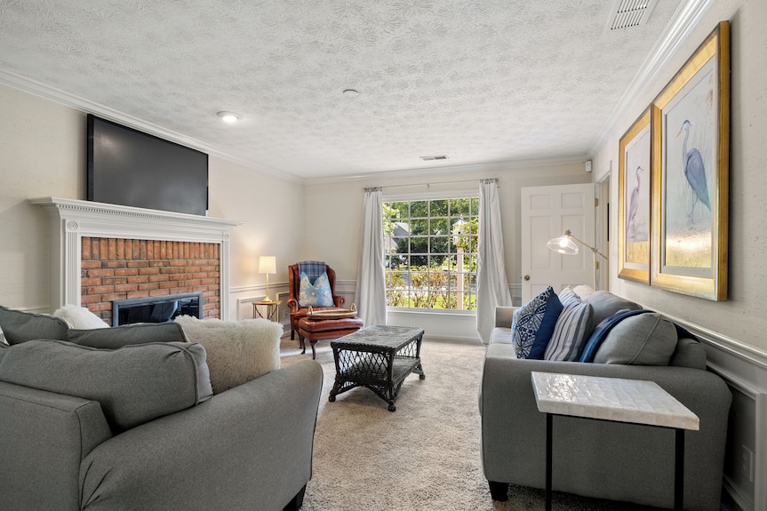 Big Beds For Everyone! Braves Stadium Only 2.5 Miles Away! - Marietta, GA