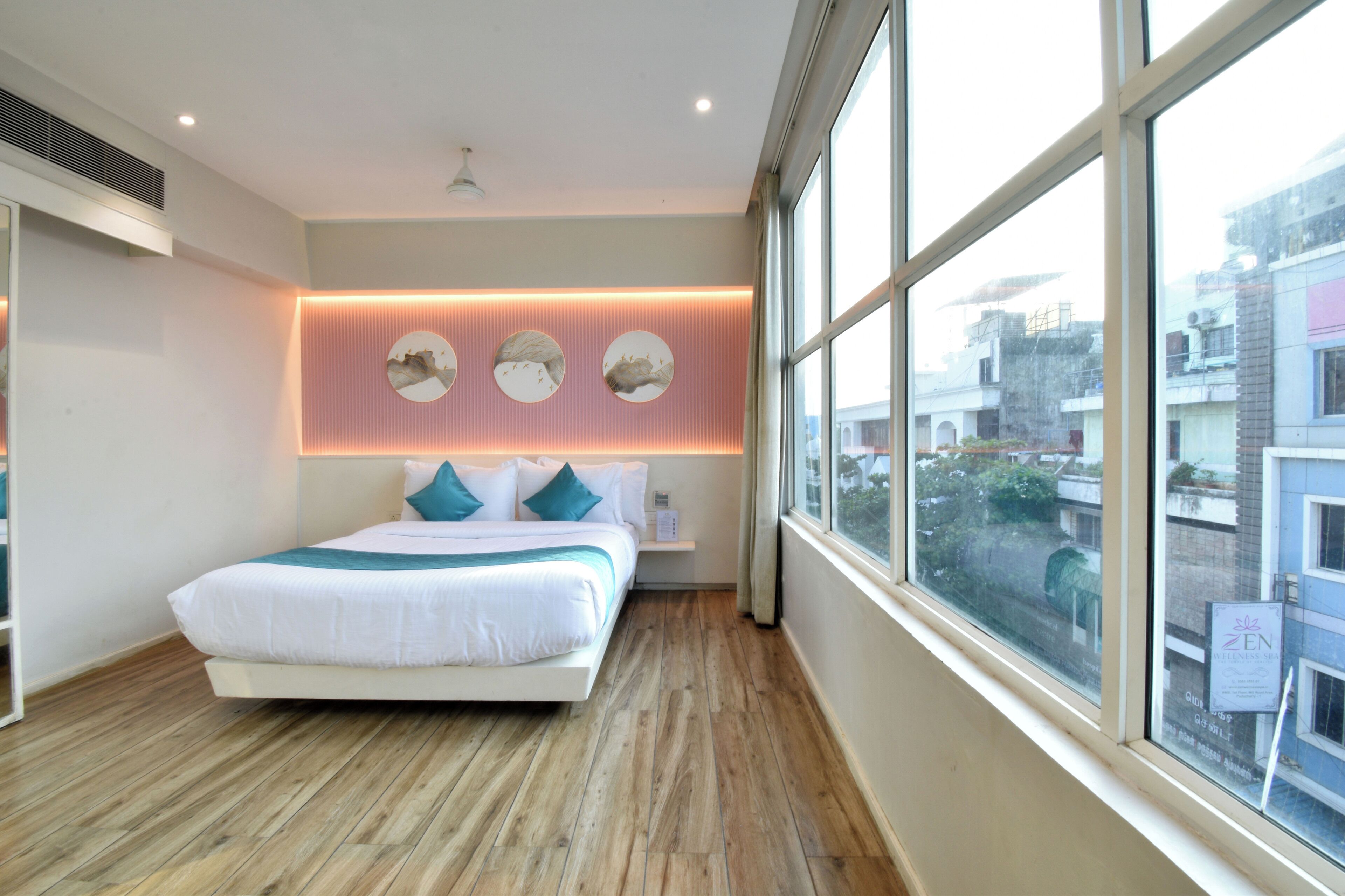 Quarto executivo | Escrivaninha, espaço de trabalho para notebook, Wi-Fi de cortesia