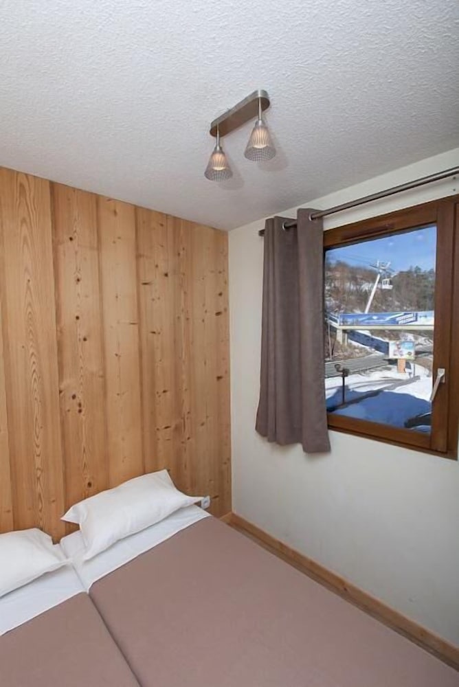 Bis 50m Skipiste, 2te Etage, Balkon, Fernseher, Schließfach Für Die Skier, 40m², Serre Chevalier - Briançon