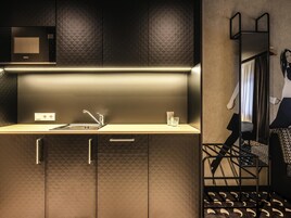 Estúdio, 1 cama de casal e sofá-cama | Cofres nos quartos, escrivaninha, quartos à prova de som