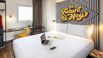 Roupas de cama premium, edredons de pluma, frigobar, cofres nos quartos