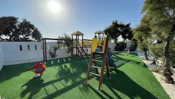 Área de recreio para crianças (ao ar livre)