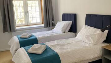 Apartamento Familiar, casa de banho privativa, vista para o pátio | 3 quartos