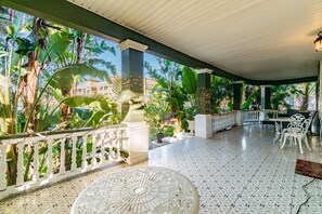 Suíte luxo, suíte, vista para o jardim (JR Suite Ensuite Patio & ) | Terraço/pátio