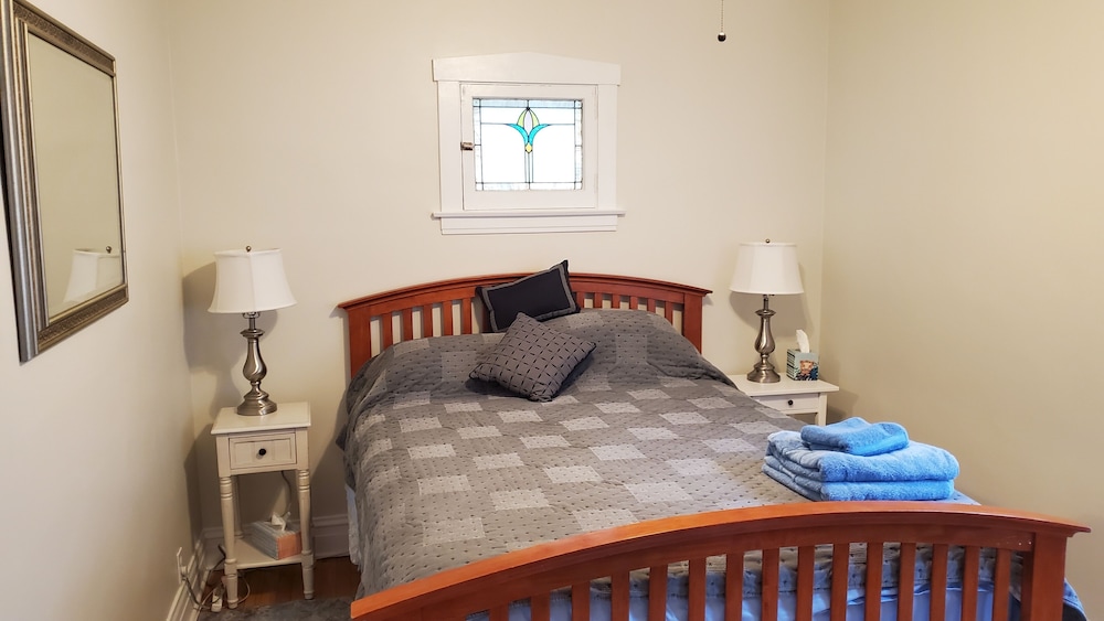 Updated Forest Park 3 Br Bungalow - Chicago, IL