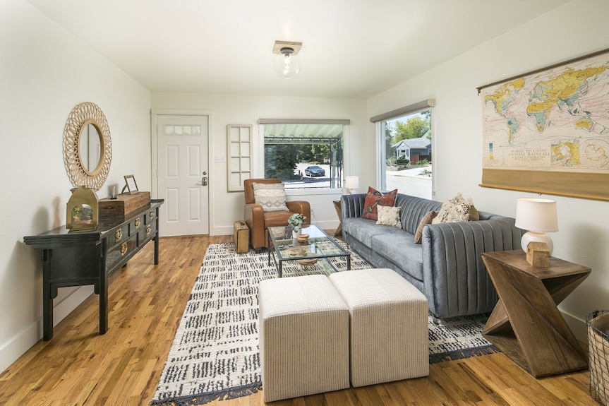 Harrison Hideout Cozy Downtown Getaway - Loveland, CO