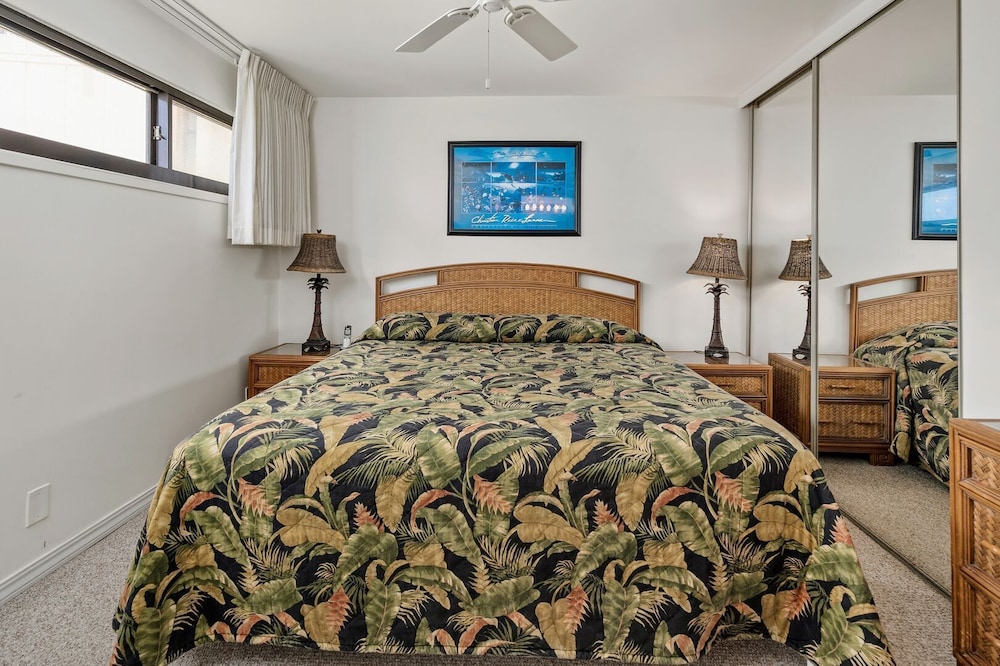 Sugar Beach 314 Front Row Ocean Views In Beautifully Upgraded Beachfront Condo - 하와이