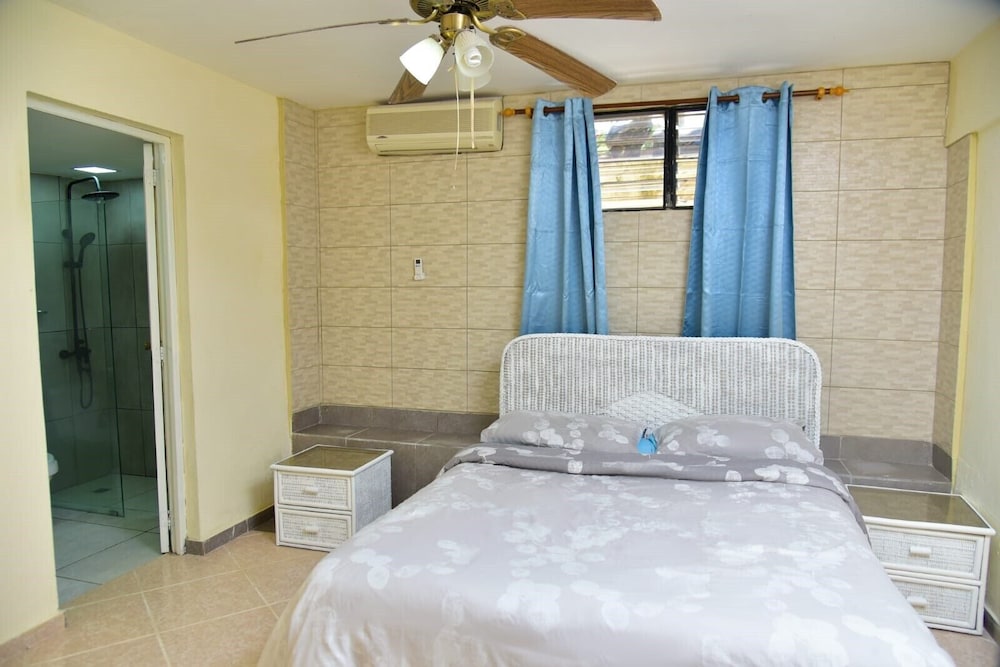 Beautiful Clean Condo With Pool, Perfect Location!! - República Dominicana