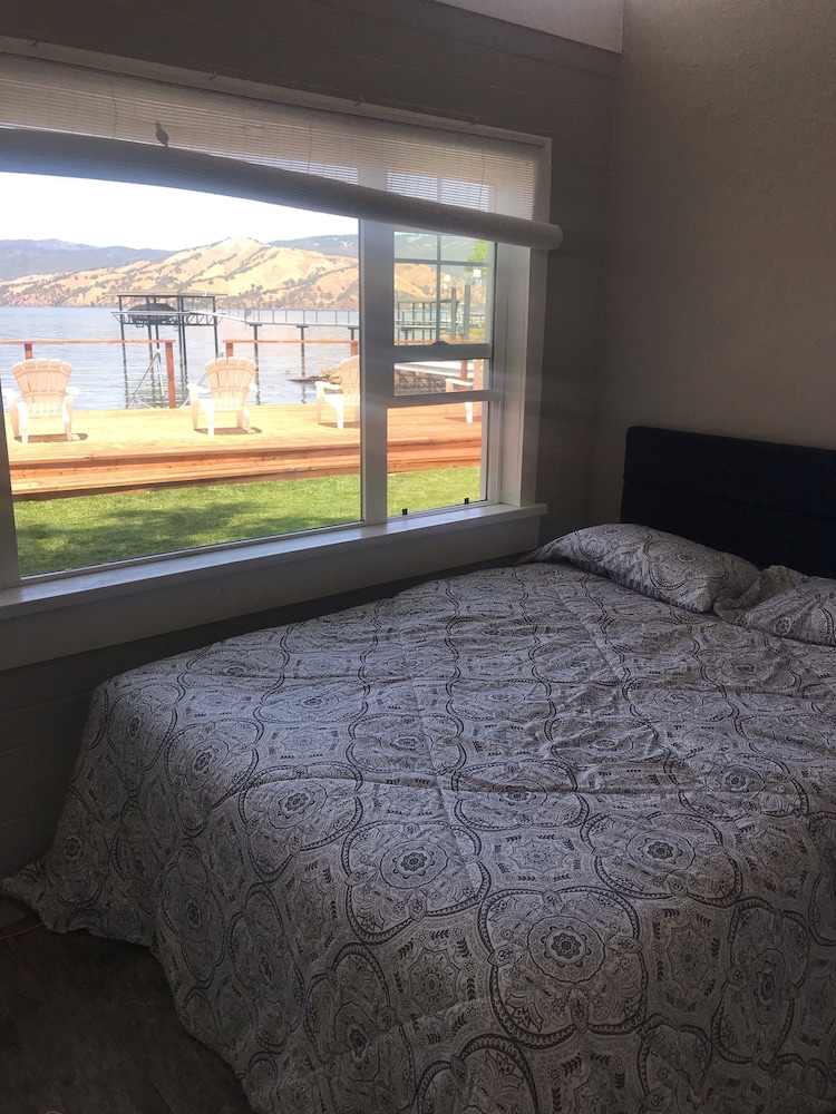 The Lake Cottage On Soda Bay-pet Friendly, Private Deck, Dock & Kayaks - Clear Lake State Park, Kelseyville