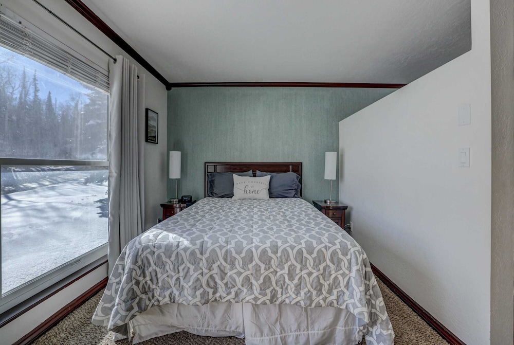 Condo 205, Wifi, Gas Fireplace, Community Pool & - Brian Head, UT