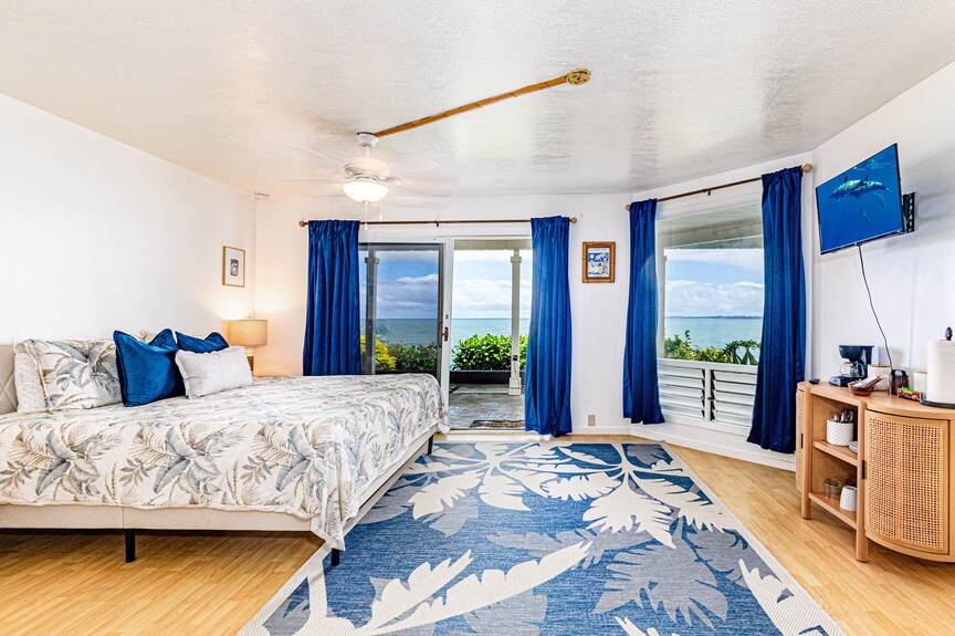 Oceanfront In Hilo Hale Kai Suites Heritage Room - Queen Bed, Private Bath - Hawaï