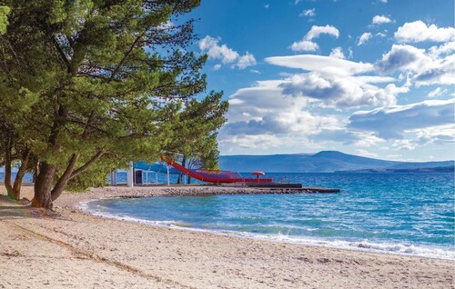 Amazing Home In Krizisce With Wifi And 4 Bedrooms - Dramalj