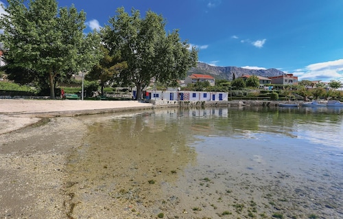 Stunning Home In Kastel Sucurac With 5 Bedrooms, Wifi And Outdoor Swimming Pool - Croatia