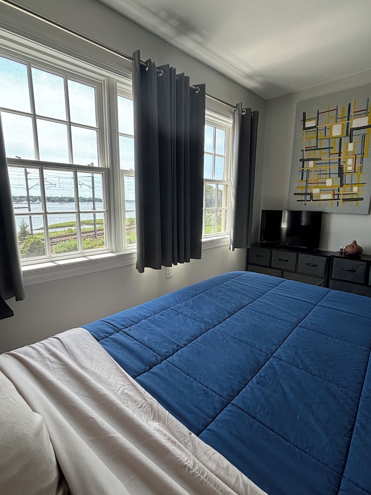Beautiful Studio Overlooking The Mystic River - Mystic, CT