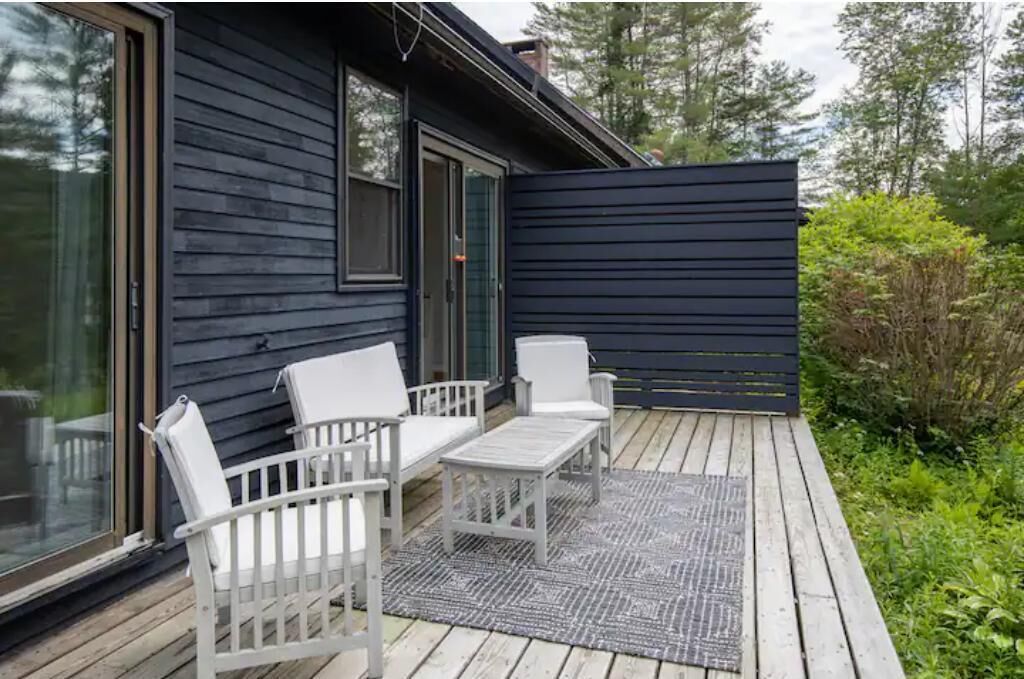 Spacious Pet-Friendly Home set on 7 acres & Pond, Stowe, VT Vacation ...