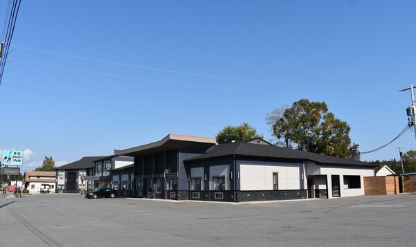 Big Bird Inn Wawa, Surestay Collection By Best Western - Wawa