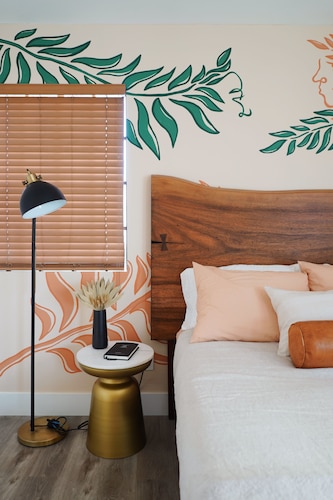 New! Pb Hai 海 House | Coastal Chic, Private Patio! - San Diego, CA