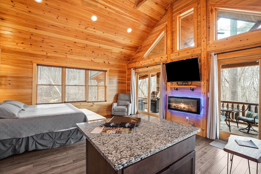 Hocking Hills Cabin ~ The Pinot - Up To 6 Guests - Hot Tub-firepit-wifi - Logan, OH