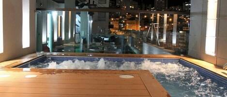 Banheira de hidromassagem exterior