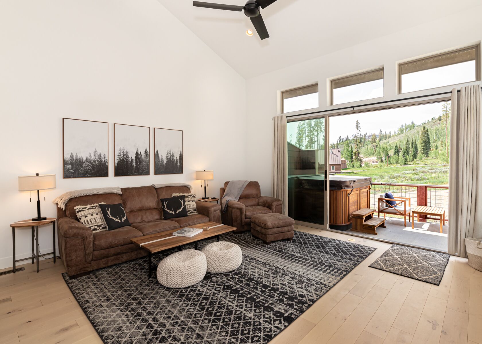 New! 3 Bed/2 Bath W/private Hot Tub, Walk To Town - Fraser, CO